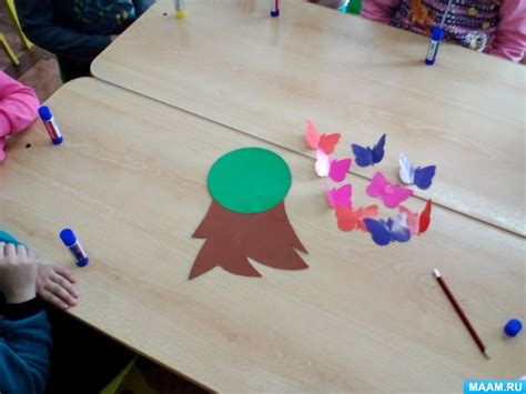 Аппликация во второй младшей группе «Чудо дерево 9 фото