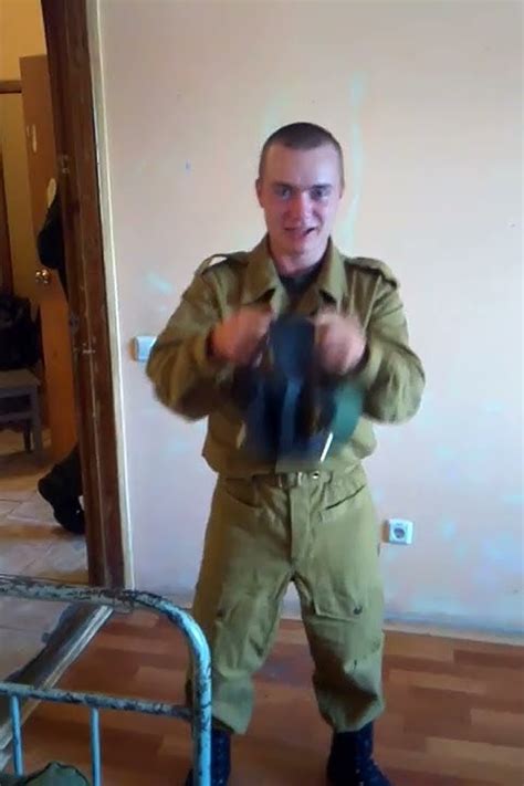 Как правильно надевать противогаз Youtube