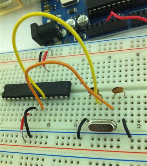 葉難 將arduino Uno當做一台isp線上燒錄器，燒錄bootloader或sketch到麵包板上的atmega328p Pu晶片