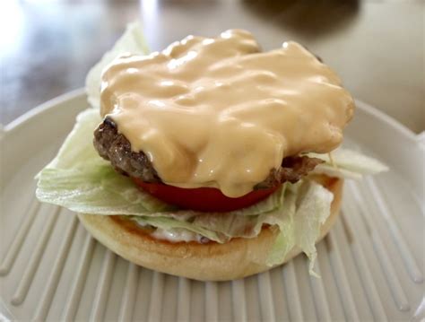 간단하게 패티 만들어 랜치소스 곁들인 홈메이드 수제버거 만들기