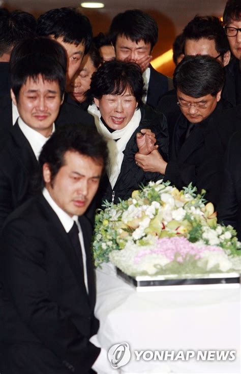 故 최진영 마지막 가는길 연합뉴스