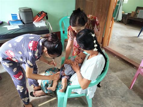 နတ်မောက်မြို့၌ အသက်နှစ်လမှ အသက်တစ်နှစ်ခွဲအရွယ် ကလေးငယ်များအား ကာကွယ