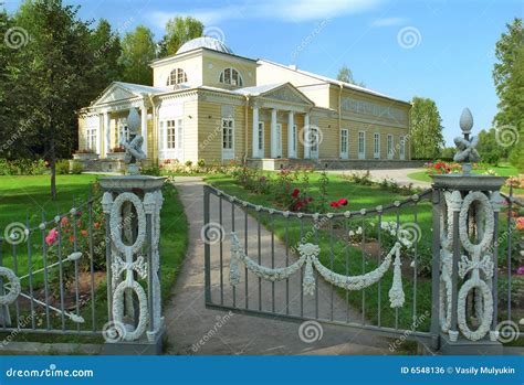 Classical Building Structure In Ancient China Bagua Eight Diagrams Sunk Panel Caisson Ceiling