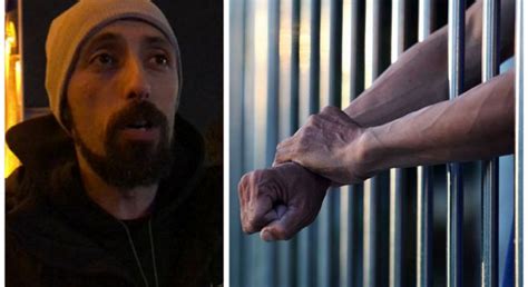 ახლა როცა ამ წერილს ვწერ იცით რა ხდება ჩემს პატარა საკანში გული ხელით მიჭირავს თითქოს