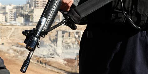 Un Soldat Franco Israélien Tué Par Un Tir Ami En Cisjordanie Occupée