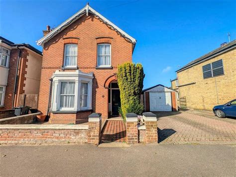 Brightlingsea Co7 4 Bed Detached House For Sale £445000