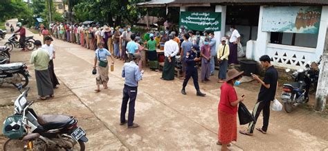 သာပေါင်းမြို့နယ်တွင် သက်သာသောစျေးနှုန်းဖြင့် ဆန်၊ ဆီများ ဆက်လက်ရောင်းခ