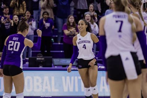 Emoni Bush Outside Hitter Left Side Hitter Washington Huskies Nil Profile Opendorse