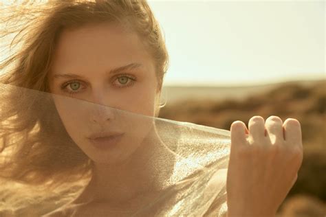 Stunning Hot Model Amelie Lou Posing Naked Under The Sun Photos