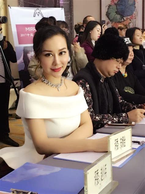 话题女王三国混血安娜金出任超模大赛主席
