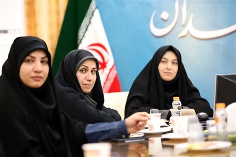 خوانش قانون جوانی جمعیت توسط بانوان بسیج رسانه استان همدان خبرگزاری