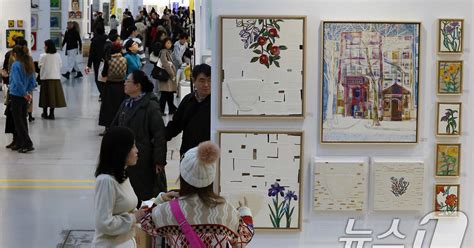 다양한 작가의 작품이 한자리에 서울 아트쇼