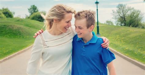 How Moms Can Tackle THE SEX TALK With Teen And Tween Babes