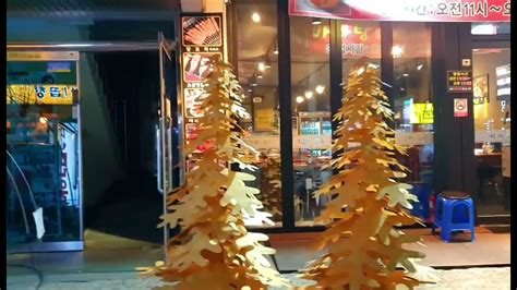 디자인센스 크리스마스트리 대형트리 장식 백화점디스플레이 조명숙플라워 초대형리본 호텔 Led리본 트리 Youtube