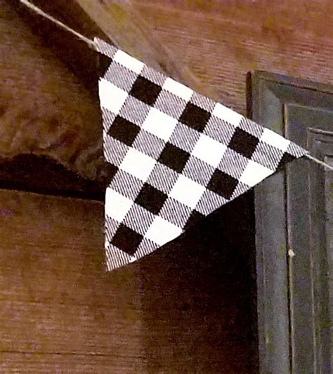 A FALL BUNTING FARMHOUSE FUN