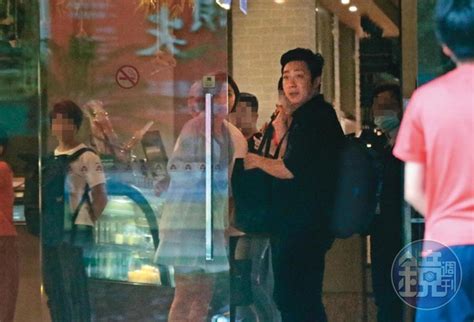 艾成「秘辦結婚證件」要娶王瞳！ 戴綠帽癡情8年回收舊愛親口認：一定娶她 Ettoday星光雲 Ettoday新聞雲