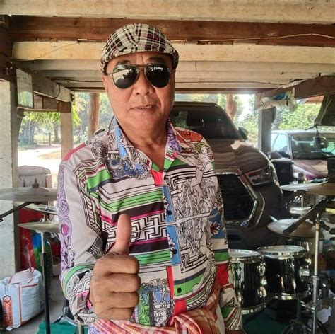 ไปแล้ววว บ่ยังดอก คลิปตลกฮาๆ อาวแท็กซี่ เพชรพิณทอง อาวแท็กซี่ หนุ่มบ้านนา Facebook