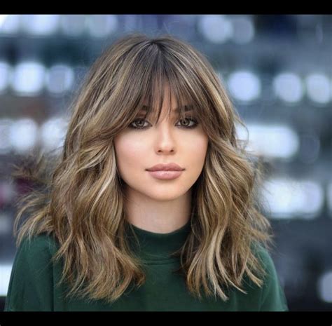 26 Best Ways To Wear Curtain Bangs For A Round Face Artofit