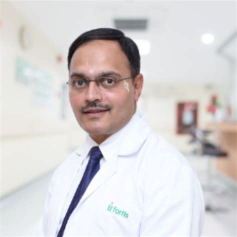 best orthopedic doctor in hyderabad dr karthik sankur