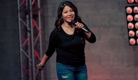 Philippine Comedian In Dubai Sheds Light On Experience Of Filipino