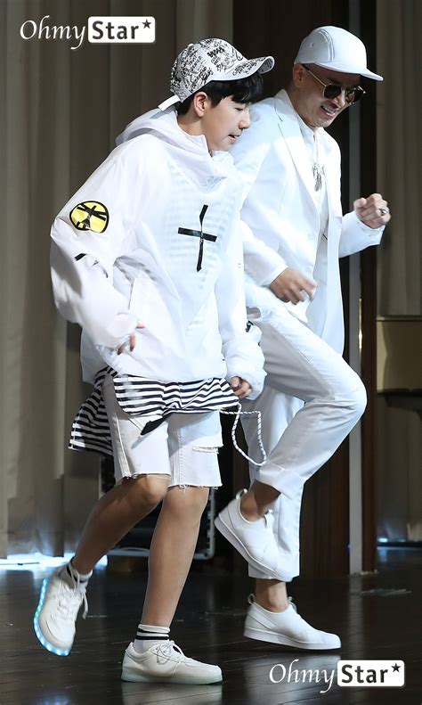 클론 구준엽 조카뻘 이우진과 신나는 댄스 오마이포토