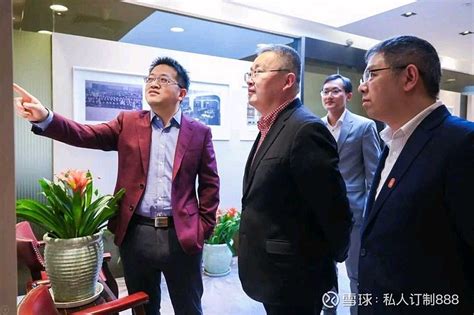 国红龙谕走进友邦 共建中国高净值人群“品质生态圈” 张裕 葡萄酒 去年金秋， 张裕 与友邦在宁夏龙谕酒庄相聚，两个百年企业“一见如故”；今年仲春，张裕受邀访问坐落于上海外滩 雪球