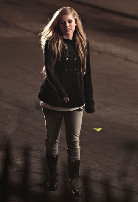 Avril Lavigne Understanding Her Weight Gain Journey