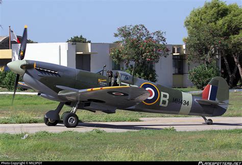 G Asjv Private Supermarine Spitfire Mk Ix Photo By Milspot Id 318378