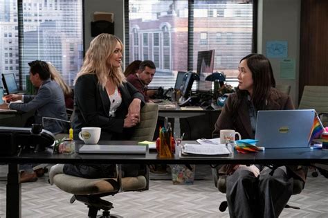 Tv Recap How I Met Your Father Season 2 Episode 15 Working Girls