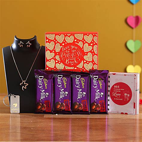 Buysend Sweet Love Box For Her Online Fnp