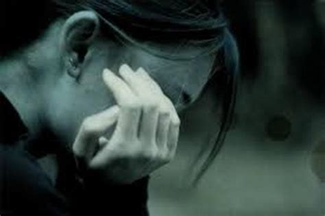 مجموعة صور مكتوب عليها عبارات محزنة للبنات 2025صور بنات حزينه رومانسيه