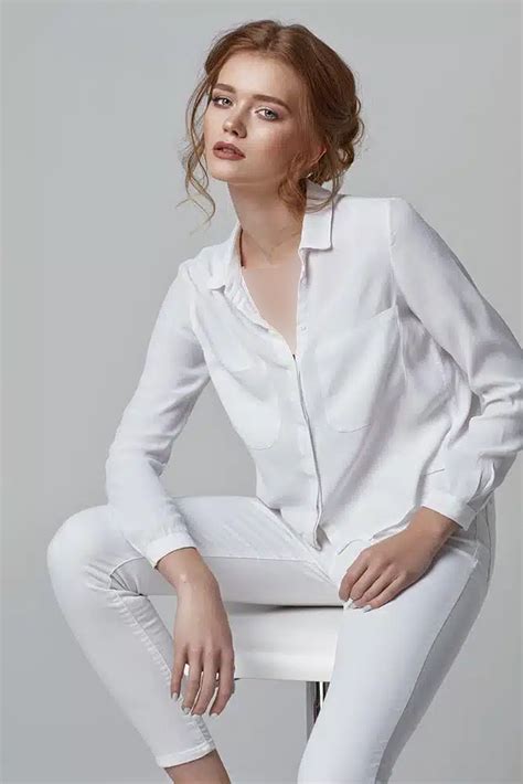 ژست عکاسی دخترانه جذاب ترین ژست‌های عکس‌ اینستاگرامی و آتلیه‌ای