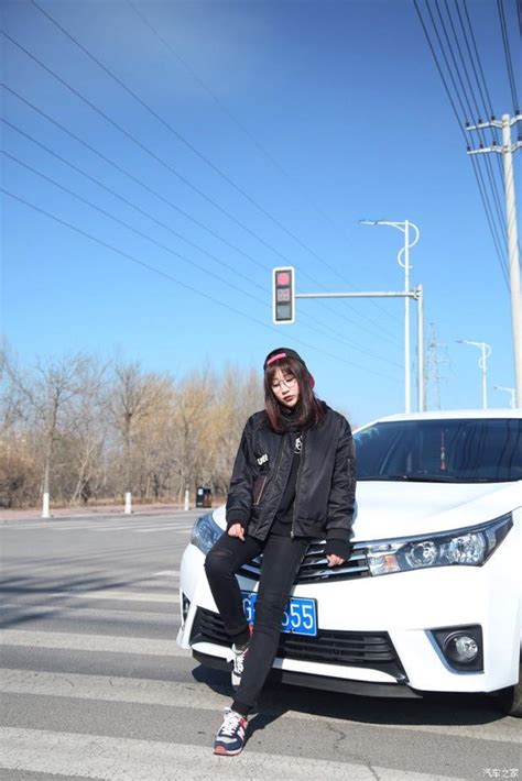遼寧美女配豪車漂亮媳婦當車模展示卡羅拉霸屏 每日頭條