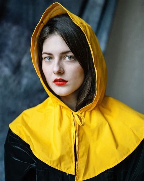 Желтый шаперон на рубашке ветровке👌🏼 ⠀ 😍рубашка из плащевки с эффектом бархата идеально для