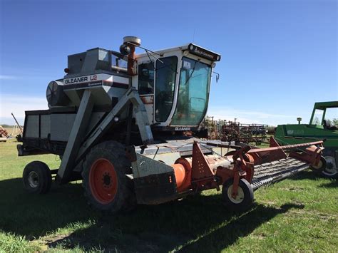 Gleaner L2 Combine