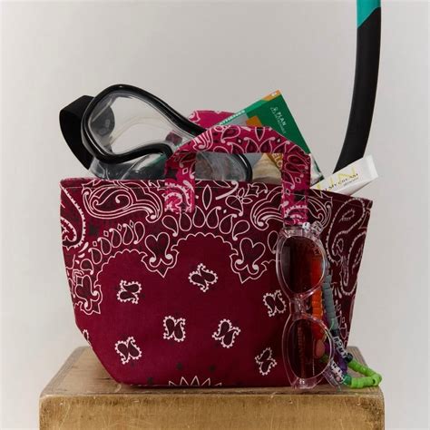 Call It By Your Name Mini Basket Bordeauxfuchsia Sakan Les Yeux
