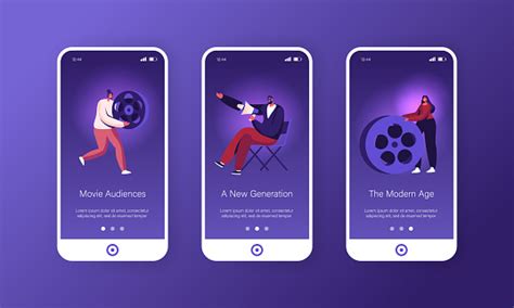 영화 제작 프로세스 모바일 앱 페이지 온보드 화면 세트 메가폰을 사용하는 감독 직원은 거대한 릴 필름 보빈을 수행 웹 사이트 또는 웹 페이지 만화 플랫 벡터 일러스트에 대한