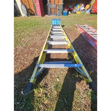 Featherlite Fiberglass 8 Step Ladder