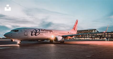 흰색 비행기의 얕은 초점 사진 사진 Unsplash의 무료 슈투트가르트 이미지