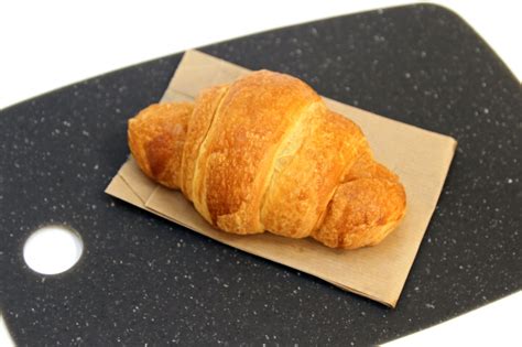 Круассан с шоколадом