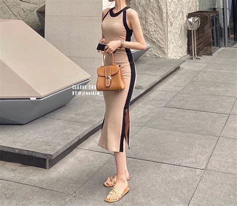 완전섹시 은근섹시 슬림 타이트 배색 민소매 나시 투톤 옆트임 니트 미디 롱 원피스