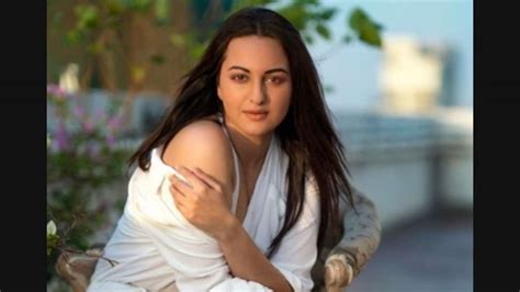 Sonakshi Sinha Does Not Want To Portray Characters That Are Not Strong