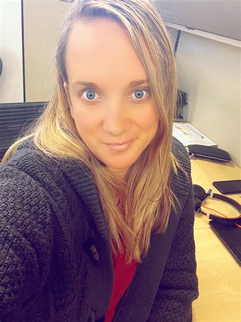 Blue Eyed Bella Scrolller