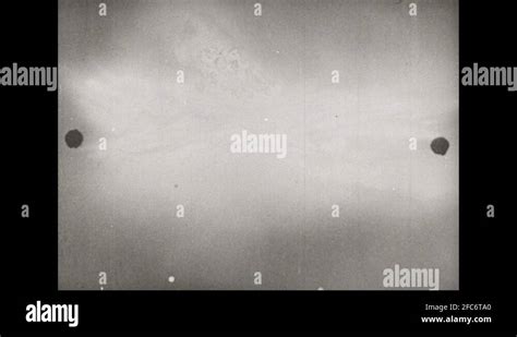 Splitting Atoms Stock Videos And Footage Hd And 4k Video Clips Alamy