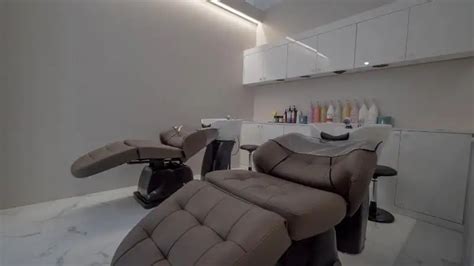 화이트톤의 심플하고 깔끔한 30평 미용실 인테리어 진주 평거동