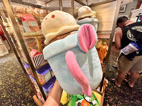 ‘dynamic Duos Pixar Munchlings Plush Debut At Walt Disney World