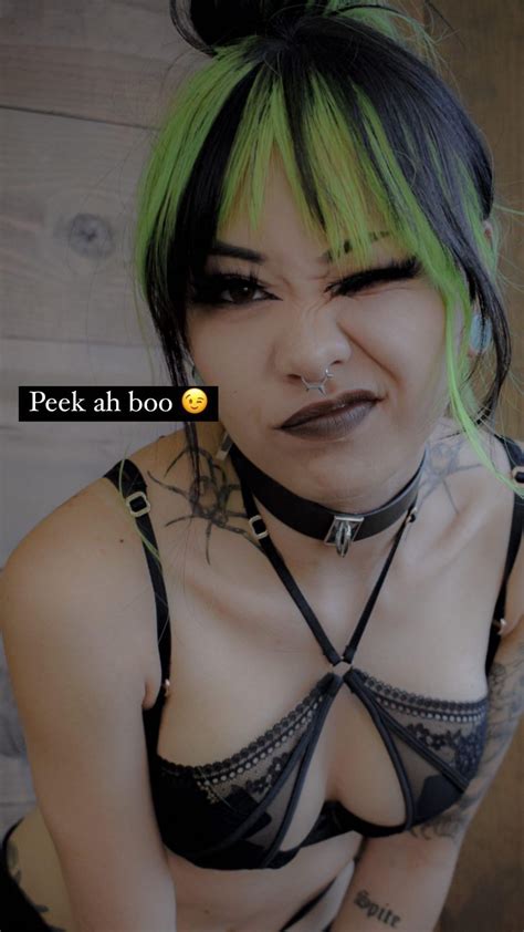 Michelle Is Easily My Fav React Girl I Mean Look At That Body So Much