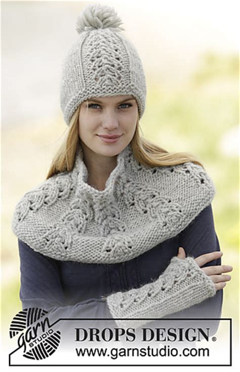 Ravelry 166 37 Esmee Neckwarmer Pattern By Drops Design