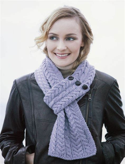 Cable Knit Loop Scarf Clanaran