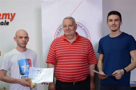 Врачени сертификатите од третиот дел од обуката за Cnc програмери и оператори Меѓународен